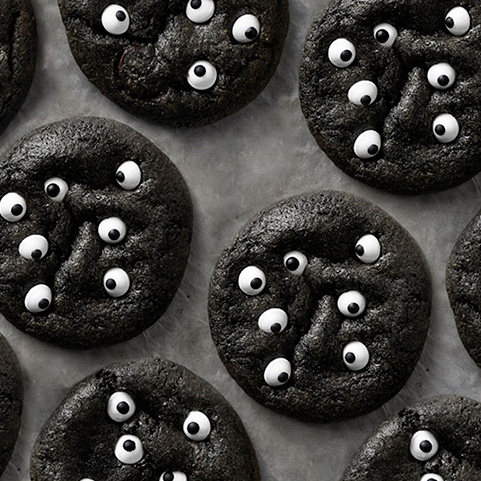 Easy Halloween Hack: Black Salted Caramel and Dark Chocolate Cookies ...